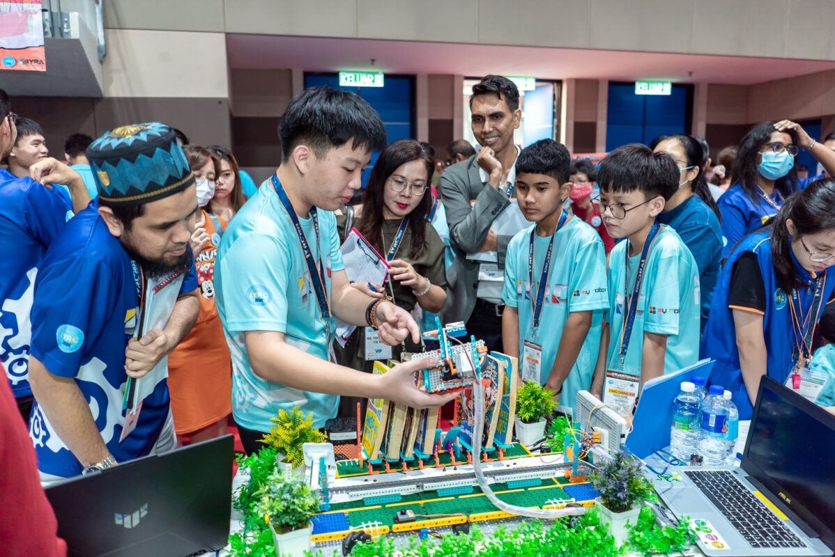Camp Cosmos International Robotics Competition For Youths